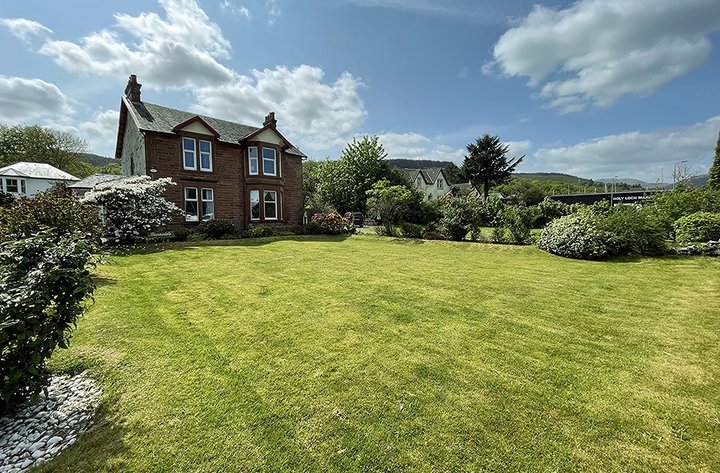 1 Burnside Villa, Shore Road, Sandbank