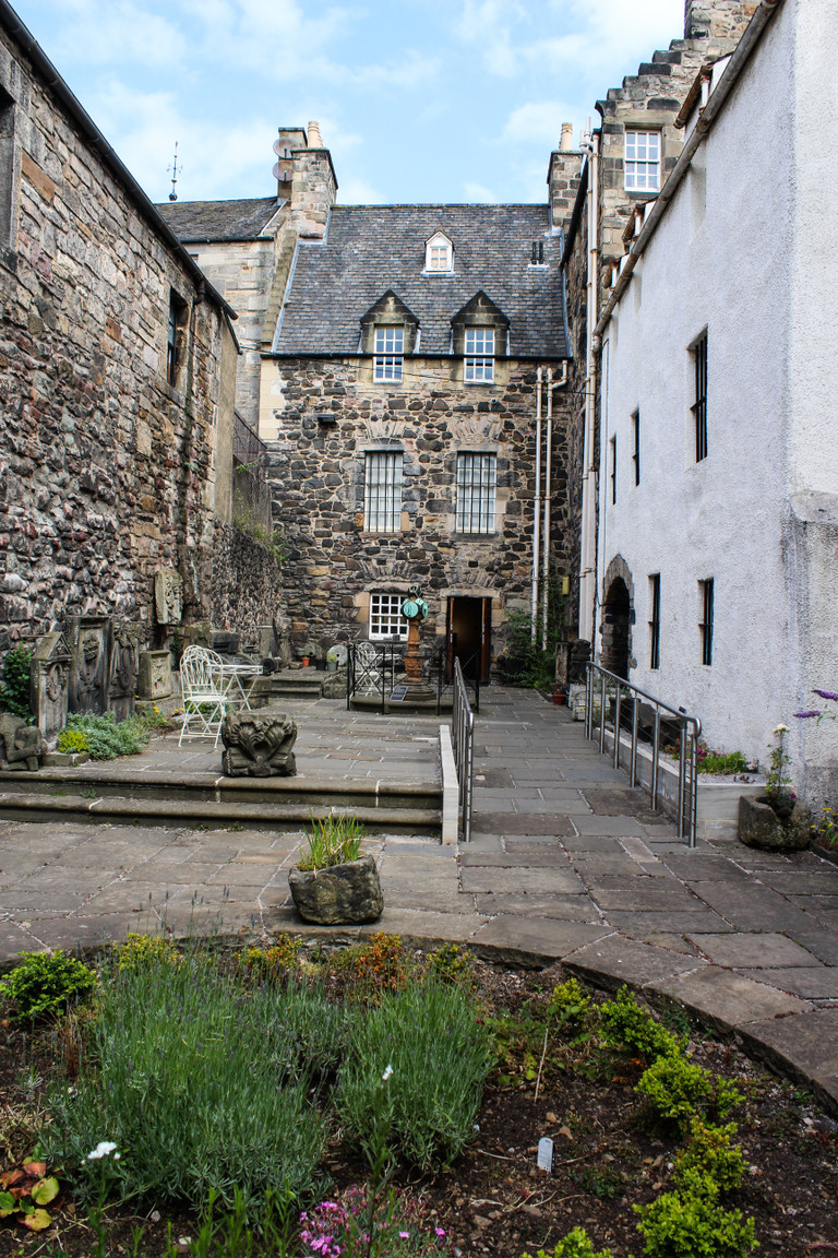 The Hidden Havens of Edinburgh's Old Town - Dickins