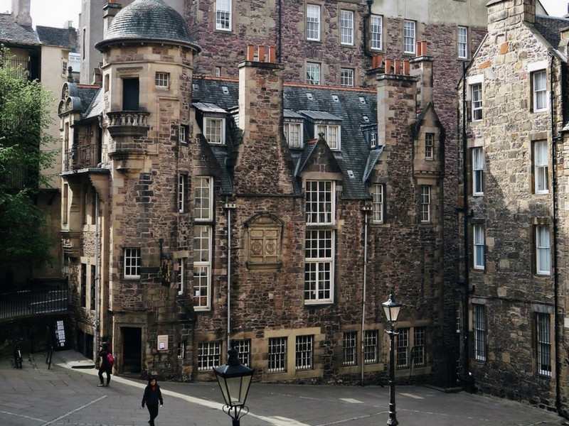 7 Fun Things to do in Edinburgh on a Rainy Day - Dickins